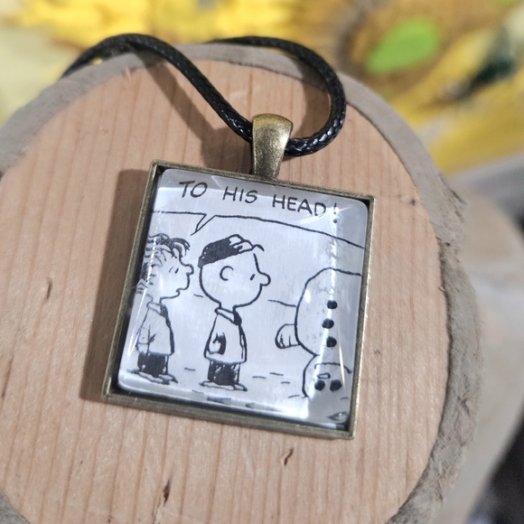 clevercanvasnleather | Jewelry | Charlie Brown Linus Snowman Vintage ...